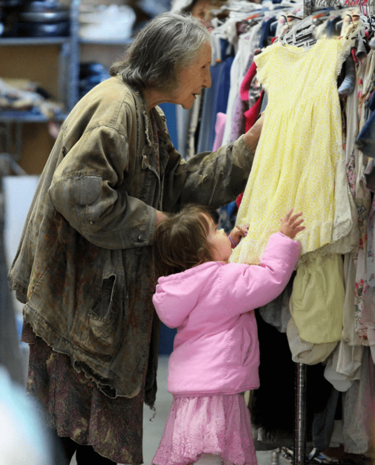 I Bought a Dress for a Girl I Met at a Flea Market – The Next Day There ...